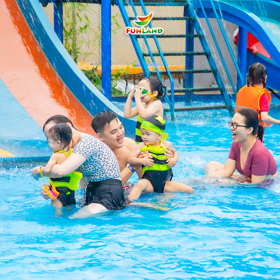 Làng Tre Việt - Funland Điểm Bơi Lý Tưởng Cho Các Thiên Thần Nhỏ